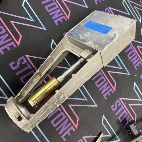 JOHNSON CONTROLS M9000-500 VALVE UNMP | eBay