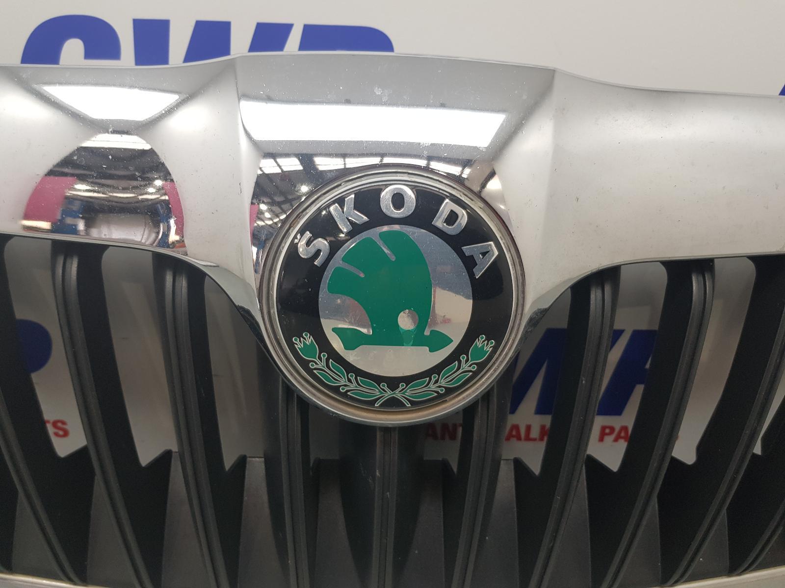 SKODA OCTAVIA 2009-2013 RADIATOR GRILLE, 1Z - 1Z0853668A | eBay