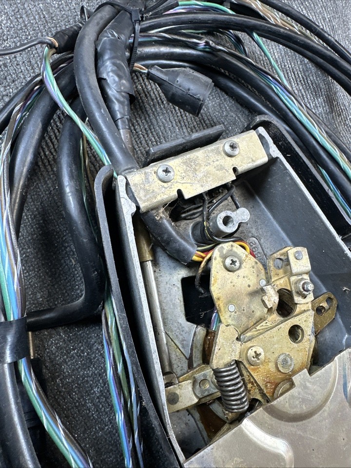 Mercury QuickSilver Outboard Control Throttle Box w/ Key Trim V6 Late ...