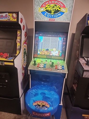 Arcade1UP Street Fighter II Big Blue Arcade Machine with Riser and ...