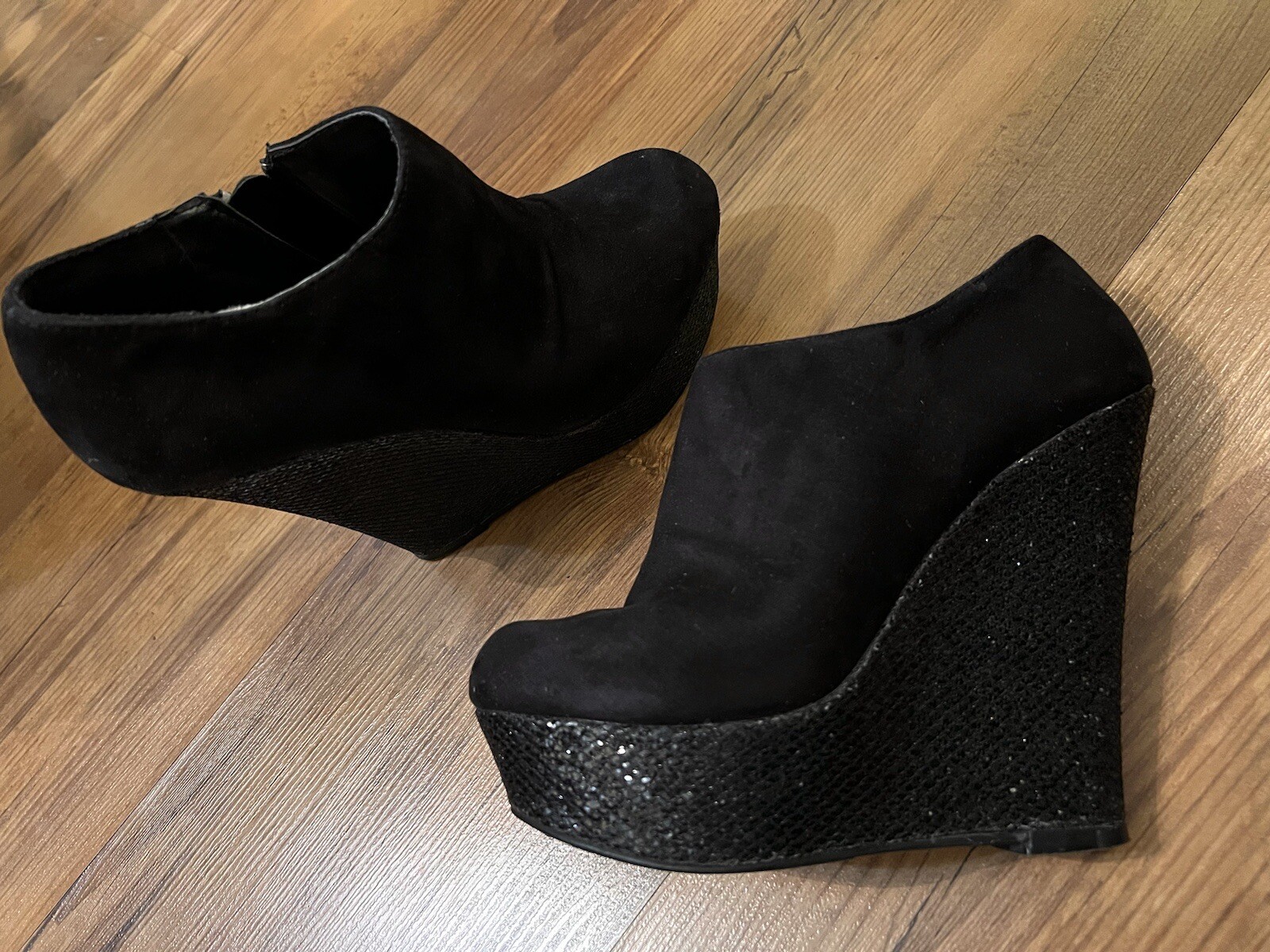 Adorable Black Platform Wedge Booties - Size 6.5 Spar… - Gem
