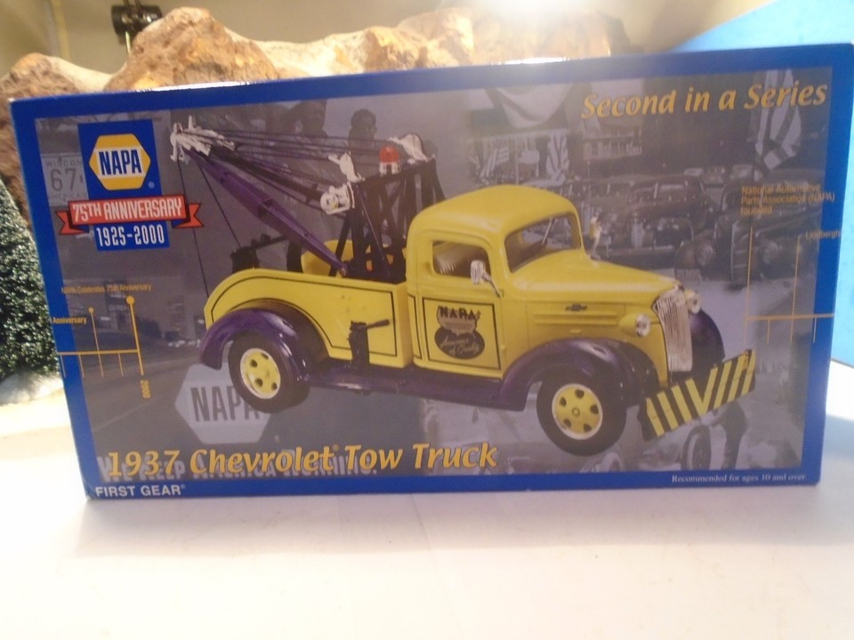 FIRST GEAR 1/32 DIECAST 1937 CHEVROLET NAPA ANNIVERSARY WRECKER 5=249-5 ...