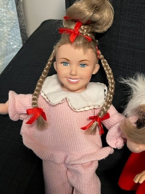 Lot of 2 Dr. Seuss How Grinch Christmas Cindy lou dolls form Playmates ...