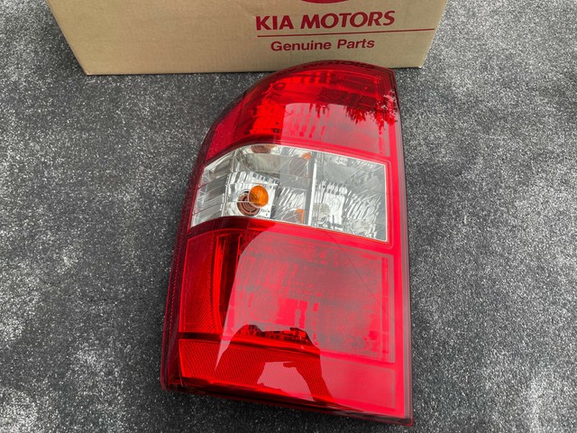 2006 Mk2 Kia Sedona VQ N/s Passengers Left Rear Taillight Tail Light ...