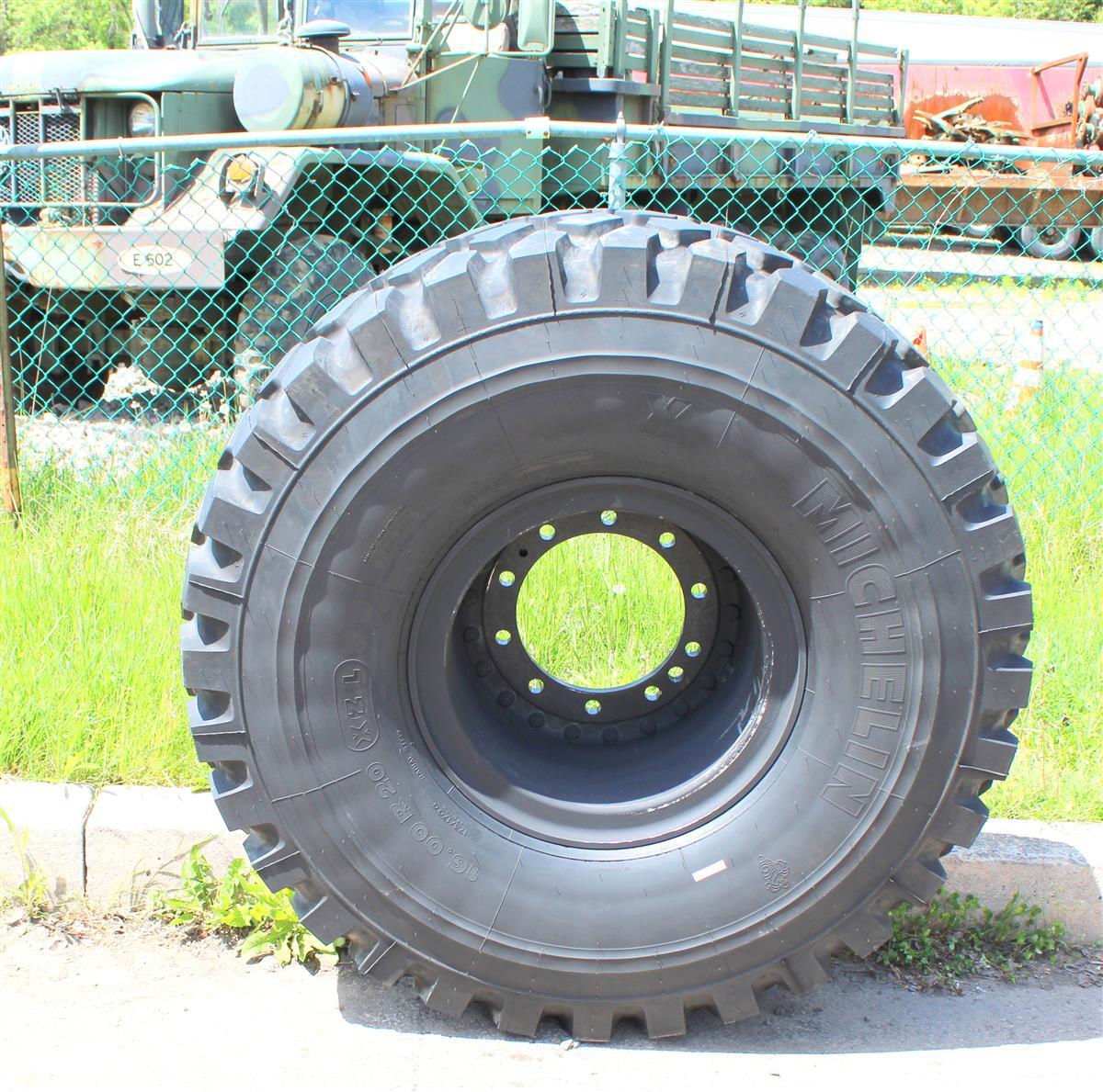 Michelin 16.00R20 XZL Tire 90% Tread on Hutchinson Aluminum Oshkosh M ...
