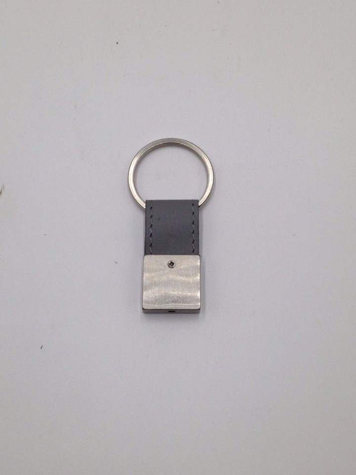 $75 Calvin Klein Men'S Gray Silver Leather Key Fob Keyfob Keychain ...