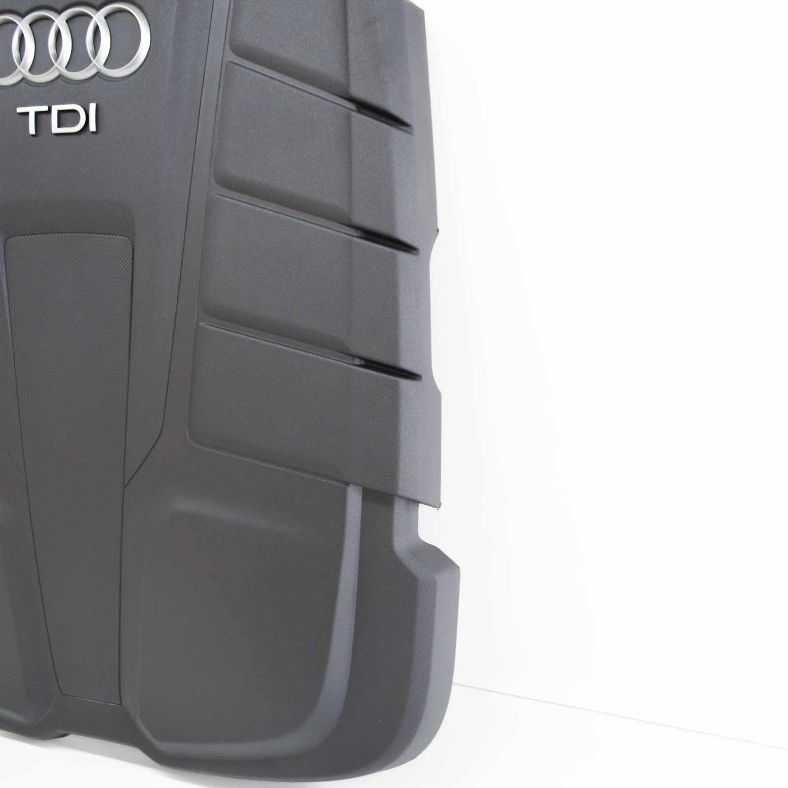 Audi A4 Engine Cover Trim 04L103925P 2016 2.0 TDI 110kw OEM for sale ...