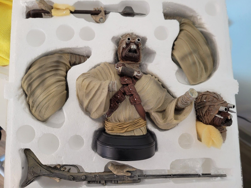 Star Wars Tusken Raider Deluxe Collectible Bust #92/5000 Gentle Giant ...