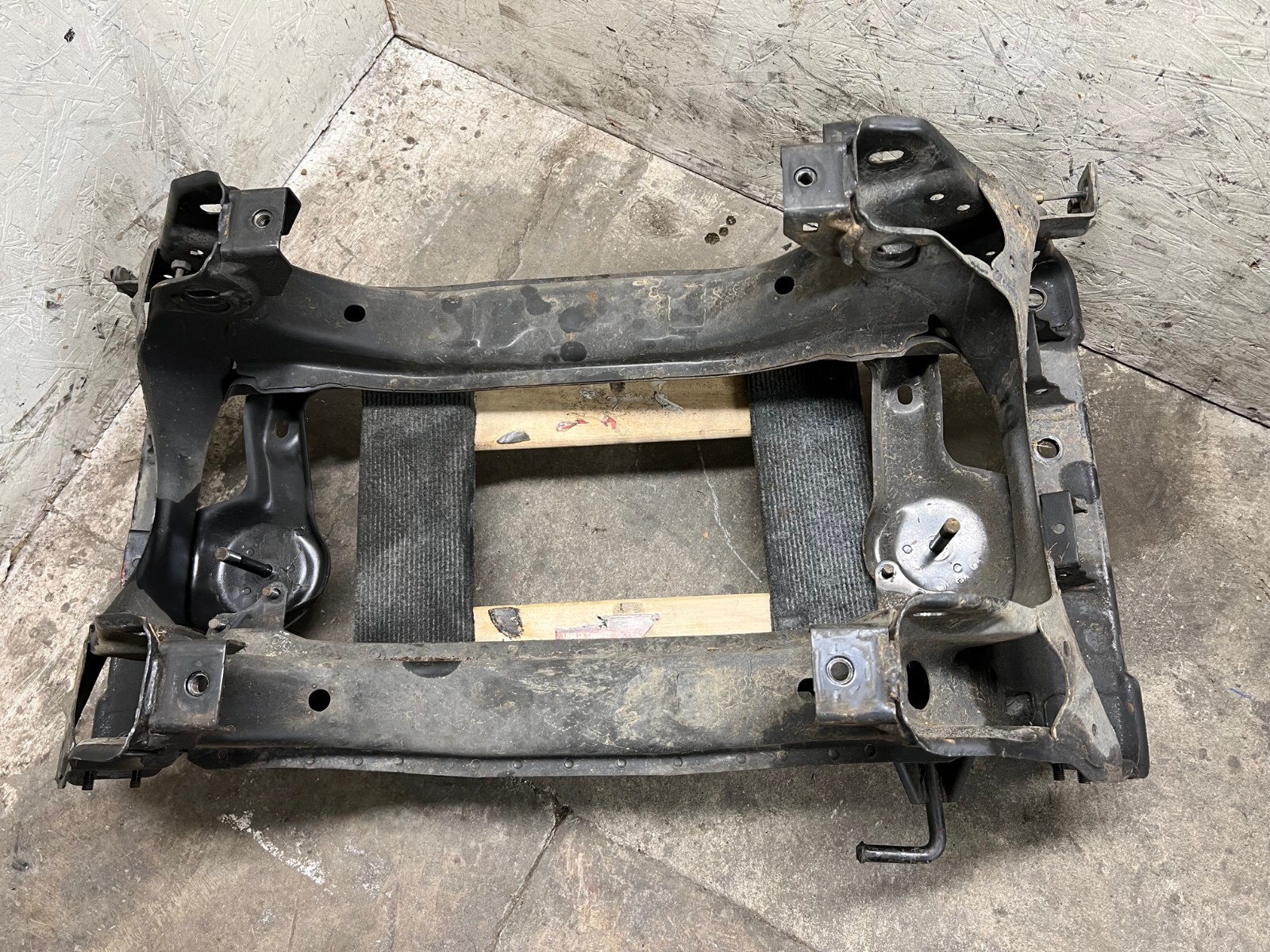 1999-2005 Mazda MX-5 Miata REAR SUSPENSION CROSSMEMBER SUB FRAME OEM | eBay