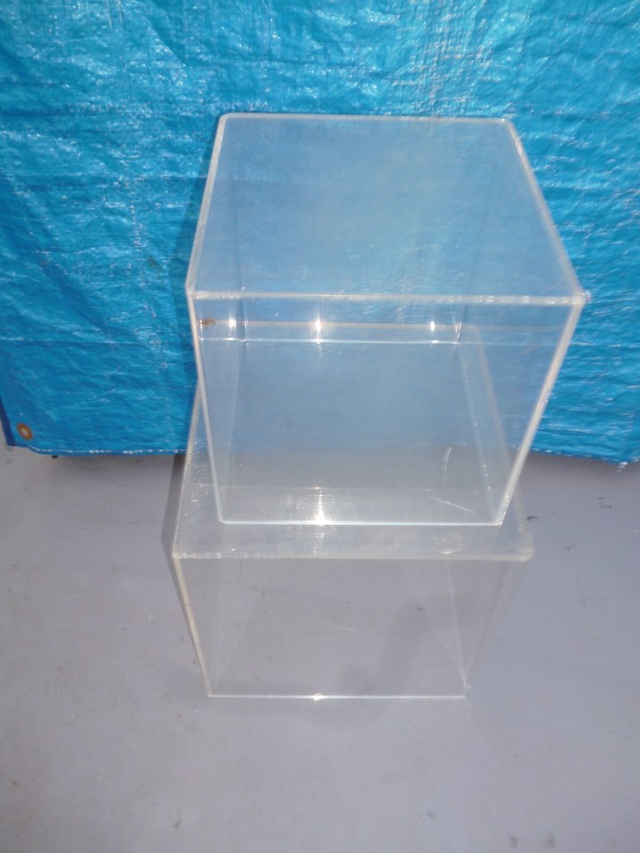 EX LALIQUE PARIS DEALERSHIP PERSPEX DISPLAY CASES Ad' BOARDS, promo ...