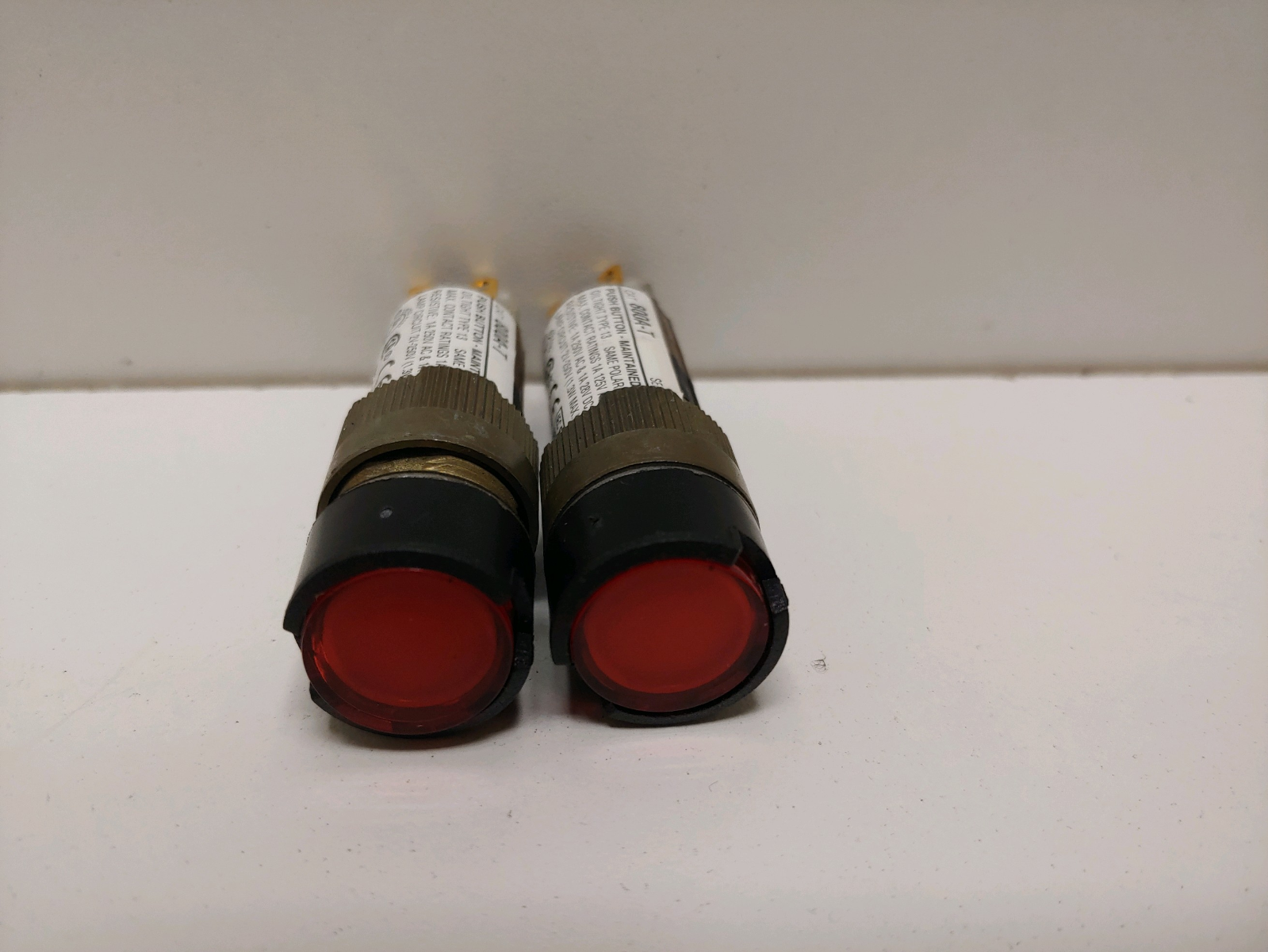 LOT OF 2 NOS! ALLEN-BRADLEY 1A 120V RED MAINTAINED PUSH BUTTONS 800A ...