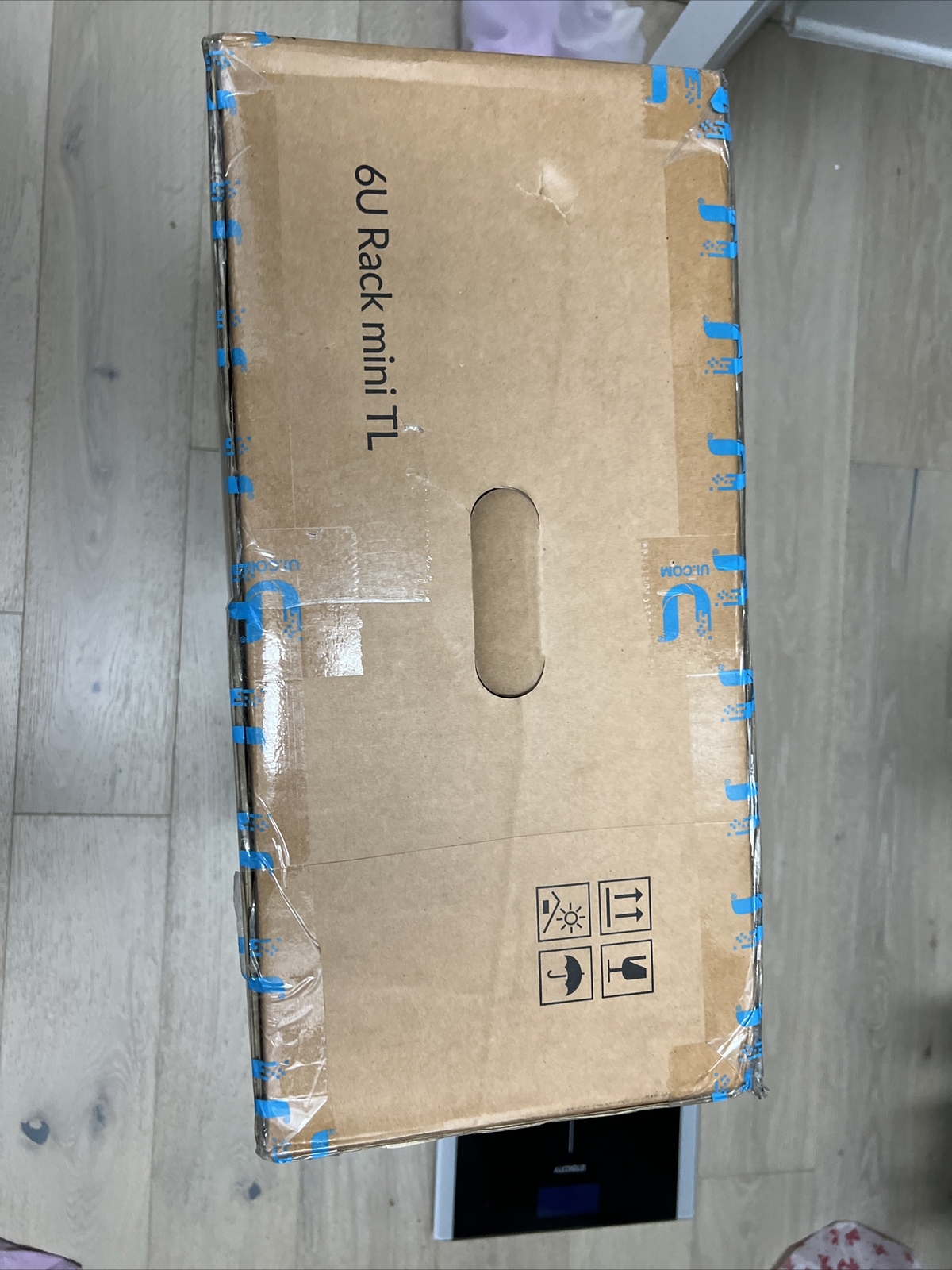 UniFi U-Rack-6U-TL Toolless Mini Rack for sale online | eBay