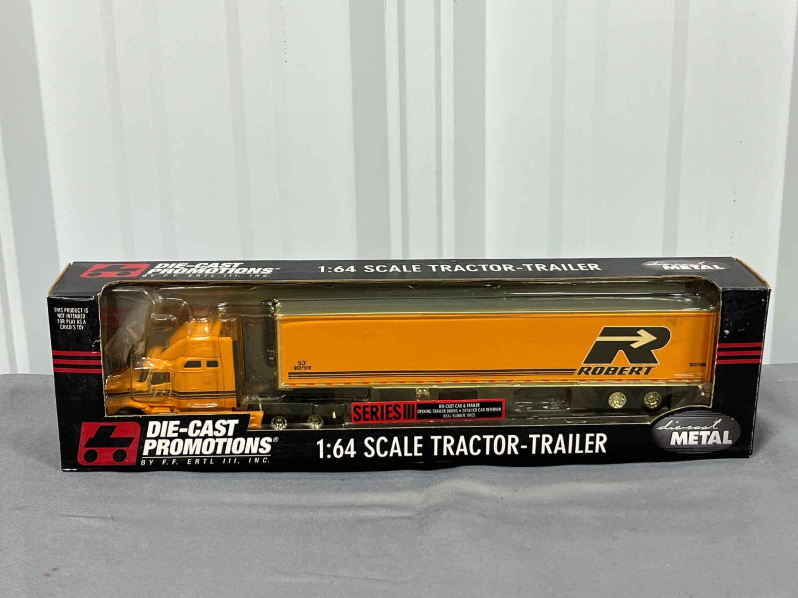 ROBERT Transport CANADA International 9400 Reefer 1:64 NIB 30207 Nice ...