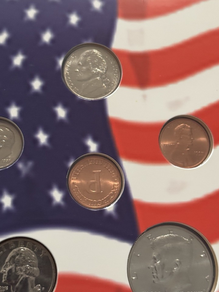 1997 ROYAL MINT UNITED STATES OF AMERICA AND UNITED KINGDOM COIN SETS ...