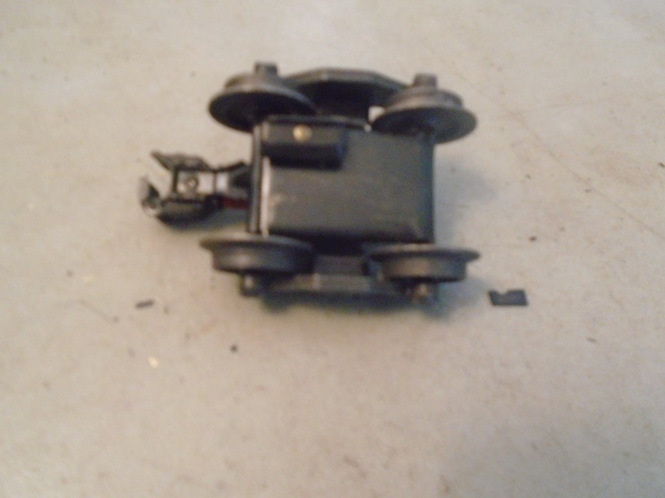 lionel staple end truck w/ coil coupler excellent condition | eBay