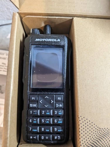 motorola mototrbo r7 400-512 4w I DIDNT USE !open box DMR RADIO ...