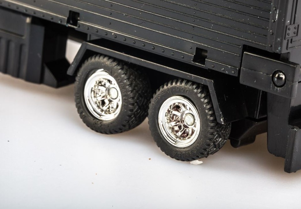 TRANSFORMERS G1 Reissue Optimus Prime boxed or without box Free ...