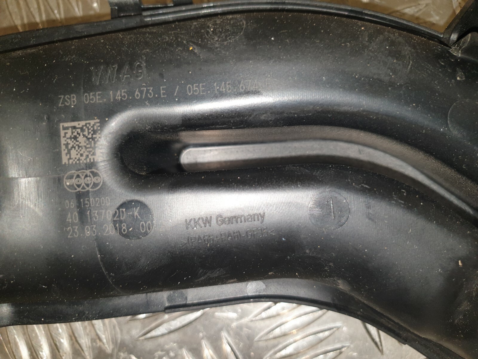 VW T-ROC 2017 TURBO PIPE INTERCOOLER PRESSURE PIPE 05E145673E | eBay