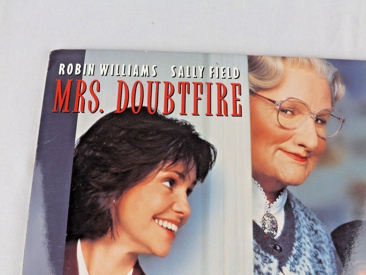 Robin Williams Mrs Doubtfire Makeover Remembering Robin Williams: