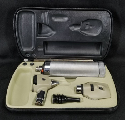 Welch Allyn 2.5V Set Otoscope Ophthalmoscope Handle | eBay
