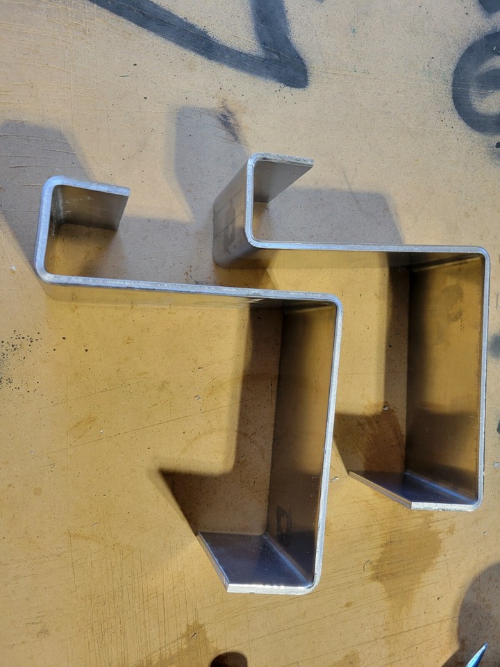 Step Ladder Wall Hanger for 6" Cinder Block/Concrete Block (2 Brackets ...