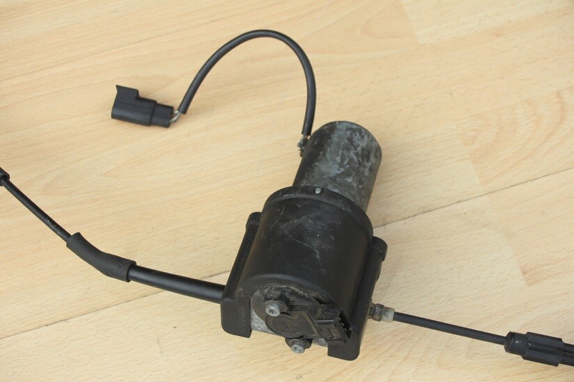TRACTION CONTROL BRAKE ACTUATOR / MOTOR - Jaguar XJ6 XJ12 XJR X300 1994 ...