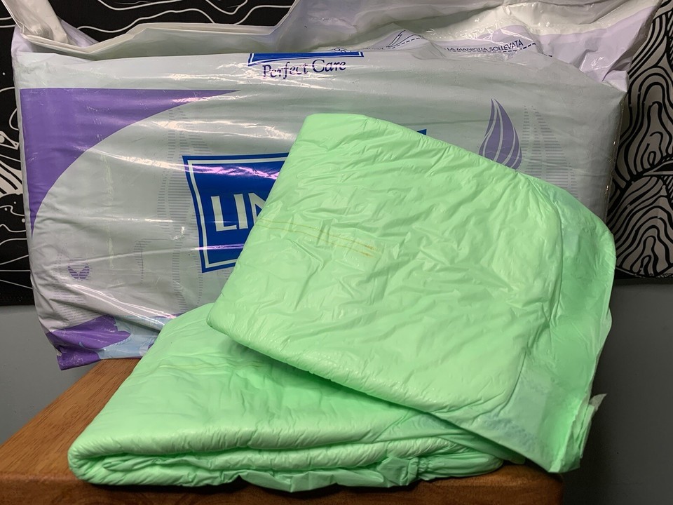 FULL PACK!! Lindor European Import Medium Plastic Maxi Adult Diapers ...