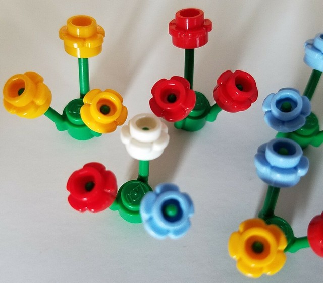 NEW LEGO lot of 400 pieces - Green Plant Flower Stems and Lego Petals ...