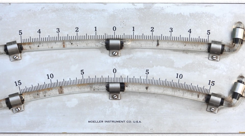 LARGE MOELLER INSTRUMENT CO. SHIPS SUBMARINE TWIN GLASS TUBE CLINOMETER ...