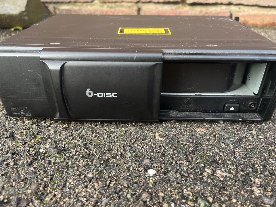 VW – Volkswagen - 6 Disc CD Changer - Removed from a Mk4 Golf - Genuine ...