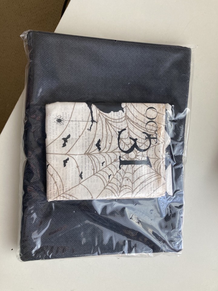 Something Wicked Fat Quarter Quilting Fabric, 10 pcs + Panel ...