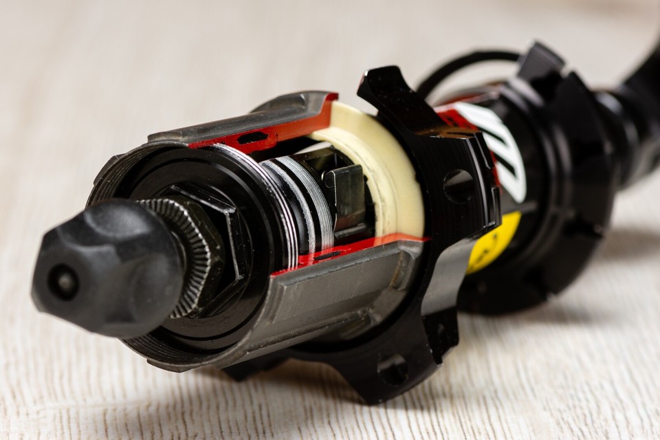 Cutaway Display Mavic Aksium Rear Bike Hub With Acrylic Display Stand ...