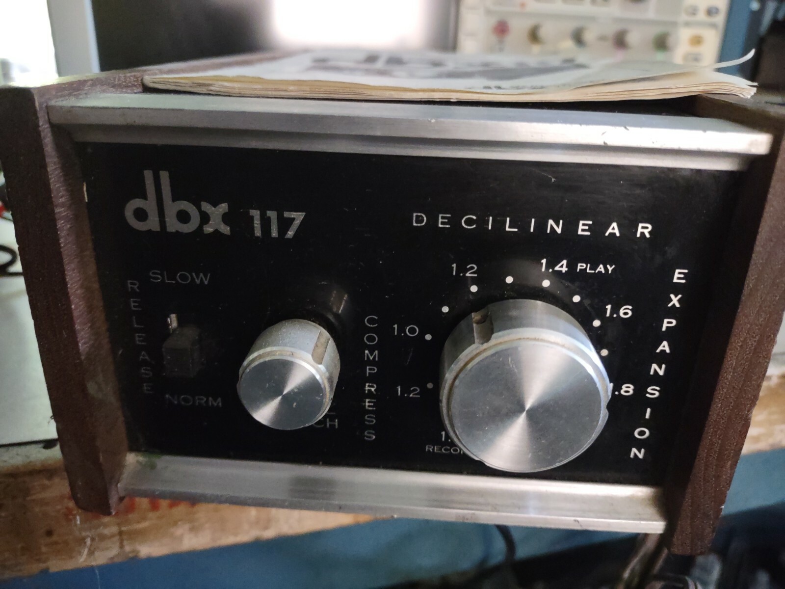 DBX 117 Dynamic Range Enhancer Stereo Decilinear / Compressor ...