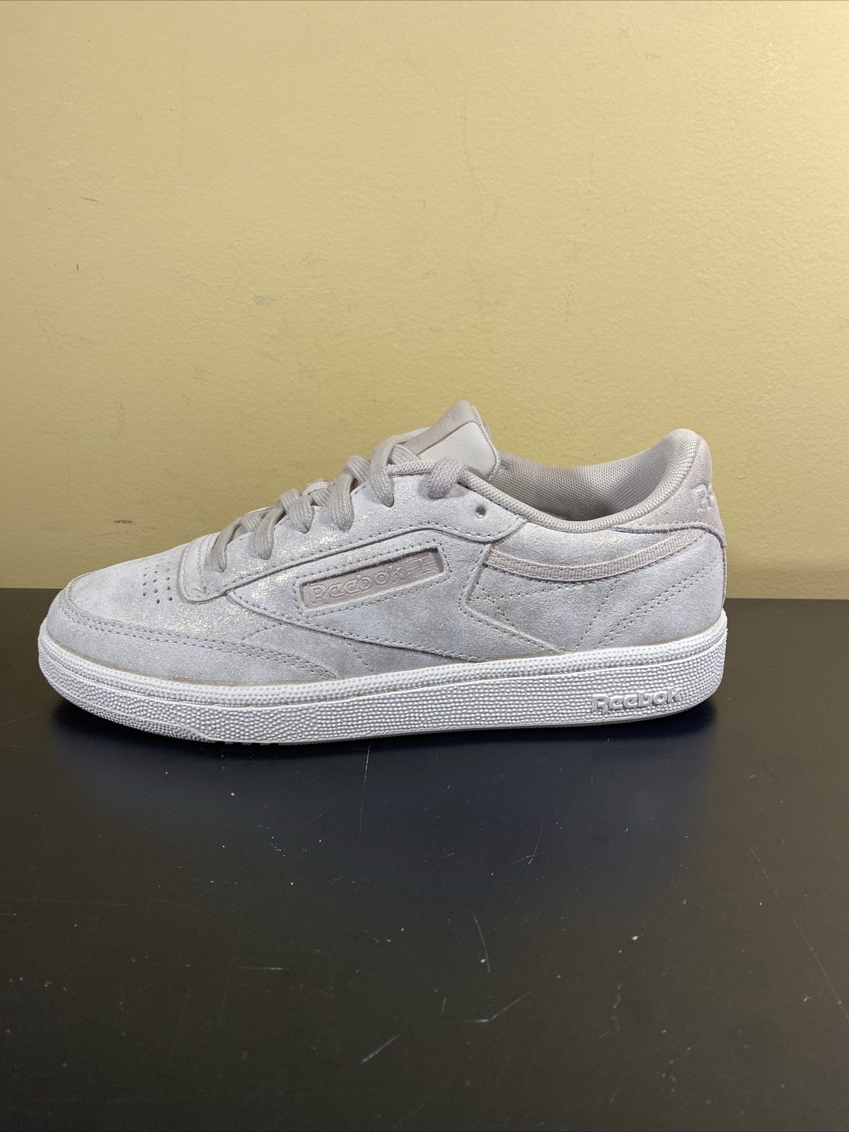 Reebok Classic Gray Suede Sneaker Women Size 7 - Gem