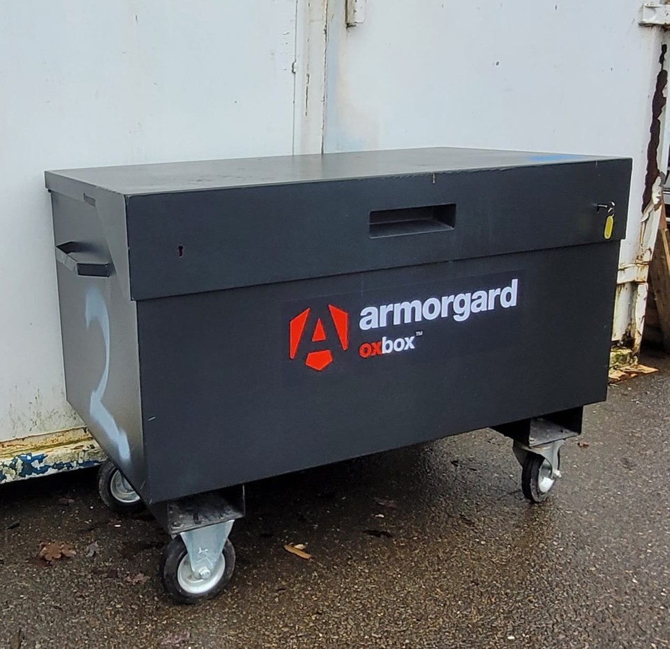Armorguard steel Site Box OX3 BOX large wheels and stops used once ...