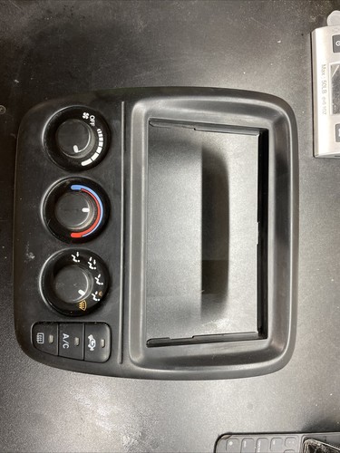 Honda CRV dash climate control unit heat AC OEM 97-01 CR-V radio bezel ...