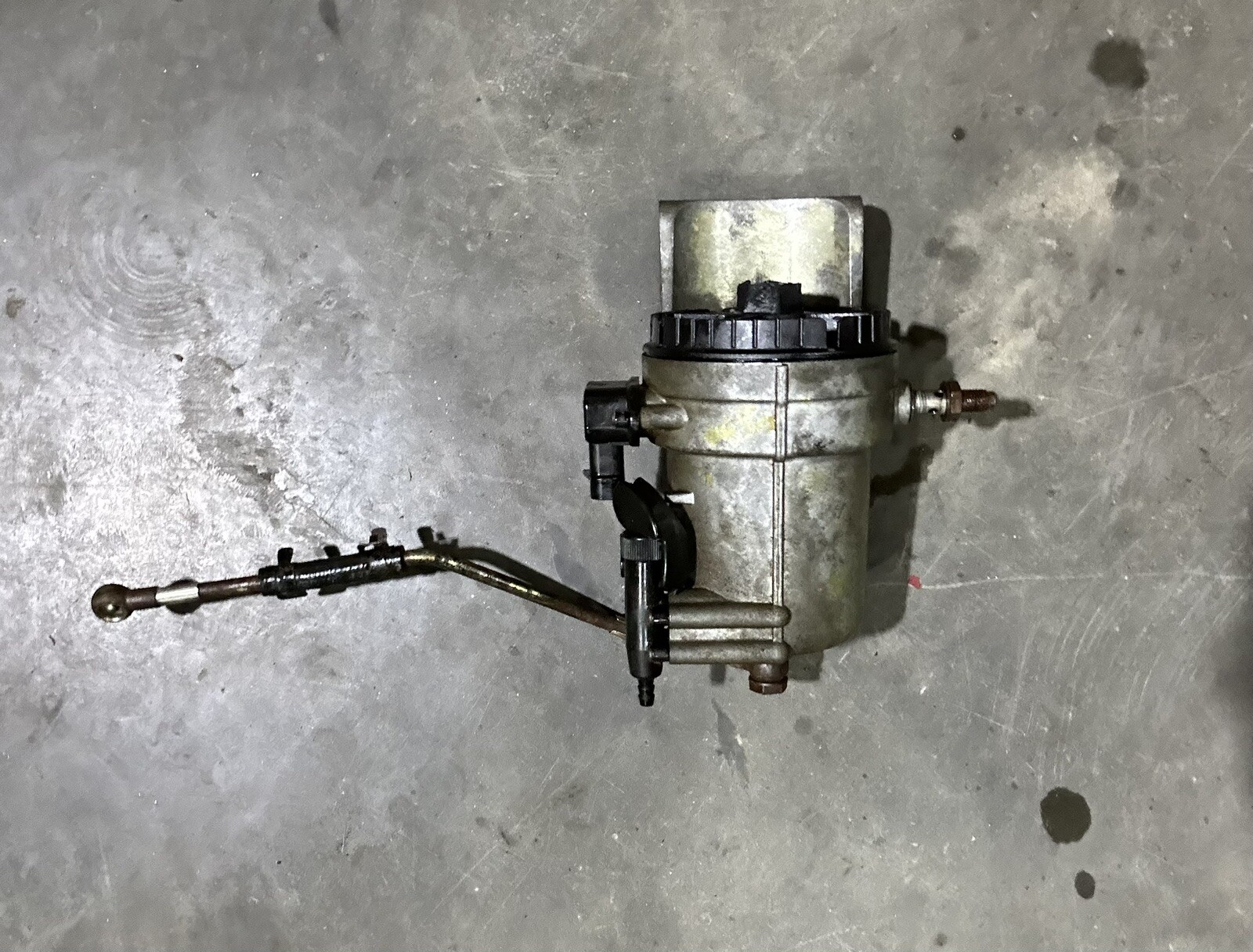 Fleetguard Diesel Fuel Filter Housing Fs1263 Dodge 5.9 Cummins 2000 ...