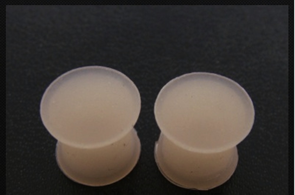 PAIR 00G 10mm FLESH COLOR SILICONE TUNNELS PLUGS GAUGES GAUGE RETAINERS ...