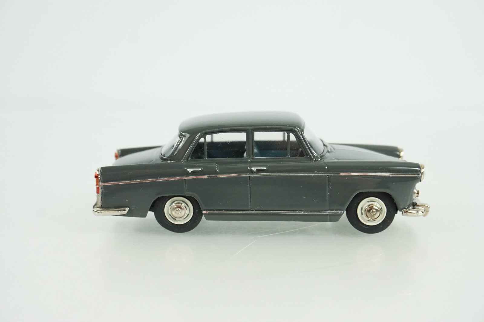 Pathfinder Models Die Cast 1966 Morris Oxford Item No. 13 New VERY NICE ...