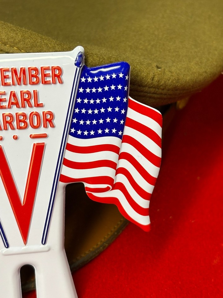 "REMEMBER PEARL HARBOR" EMBOSSED METAL LICENSE PLATE TAG TOPPER, EXC ...