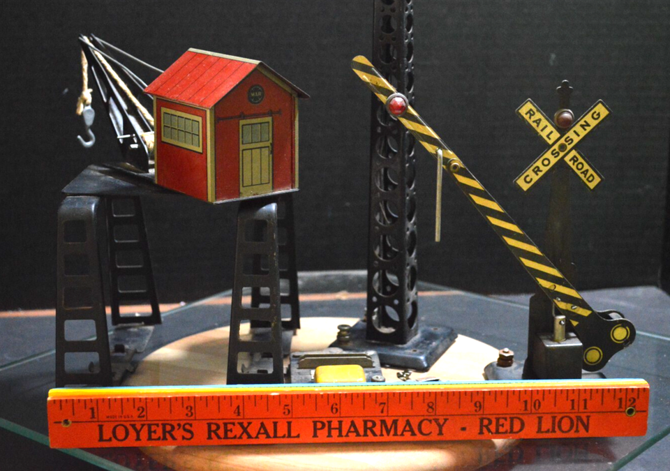 Lot of Vintage Marx Train O Gauge Accessories Crossing Gates Light ...