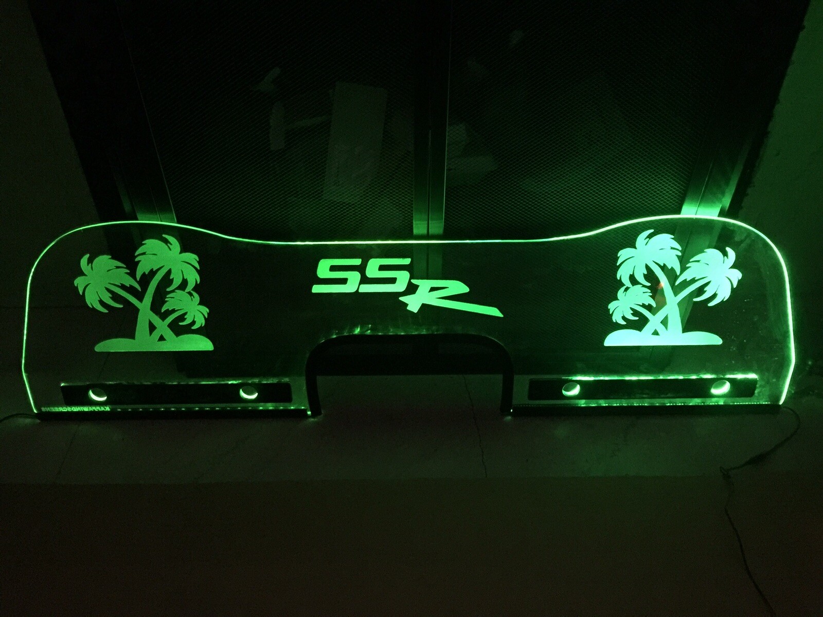 Chevrolet SSR Laser-Etched,Lit TEMPERED-GLASS ,Windblade,Windsupprssr ...