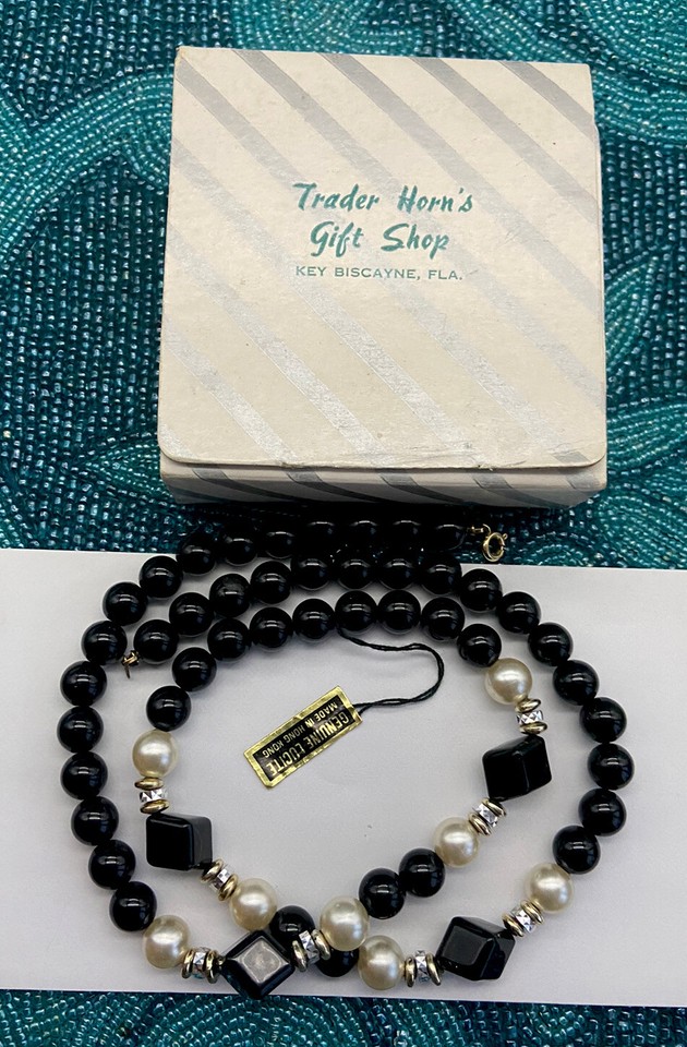 VINTAGE HONG KONG GENUINE LUCITE NECKLACE NIB NEW/OLD STUCK | eBay