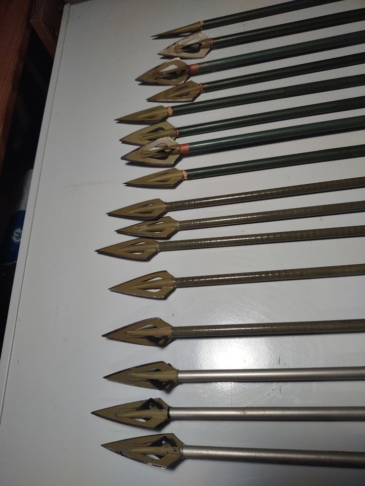 Lot Of 16 Vintage Arrows With Bear RazorHead Broadheads | eBay