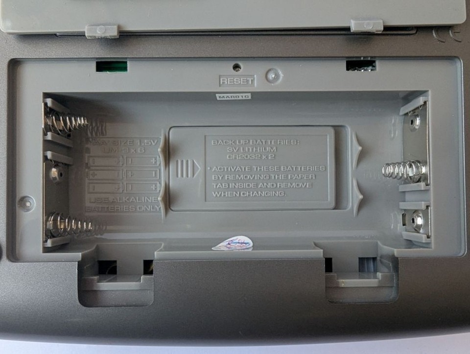 Sharper Image CD/Radio Alarm Clock with Sound Soother (SI686) - Working ...