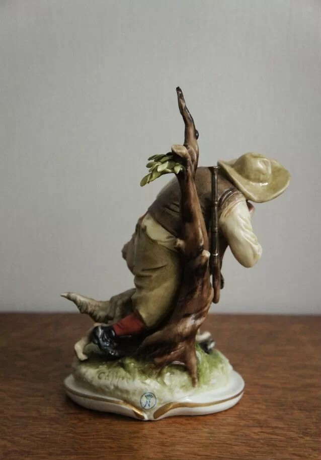 Capodimonte Collection Statue Hunter Musket Dog Porcelain Sculpture ...