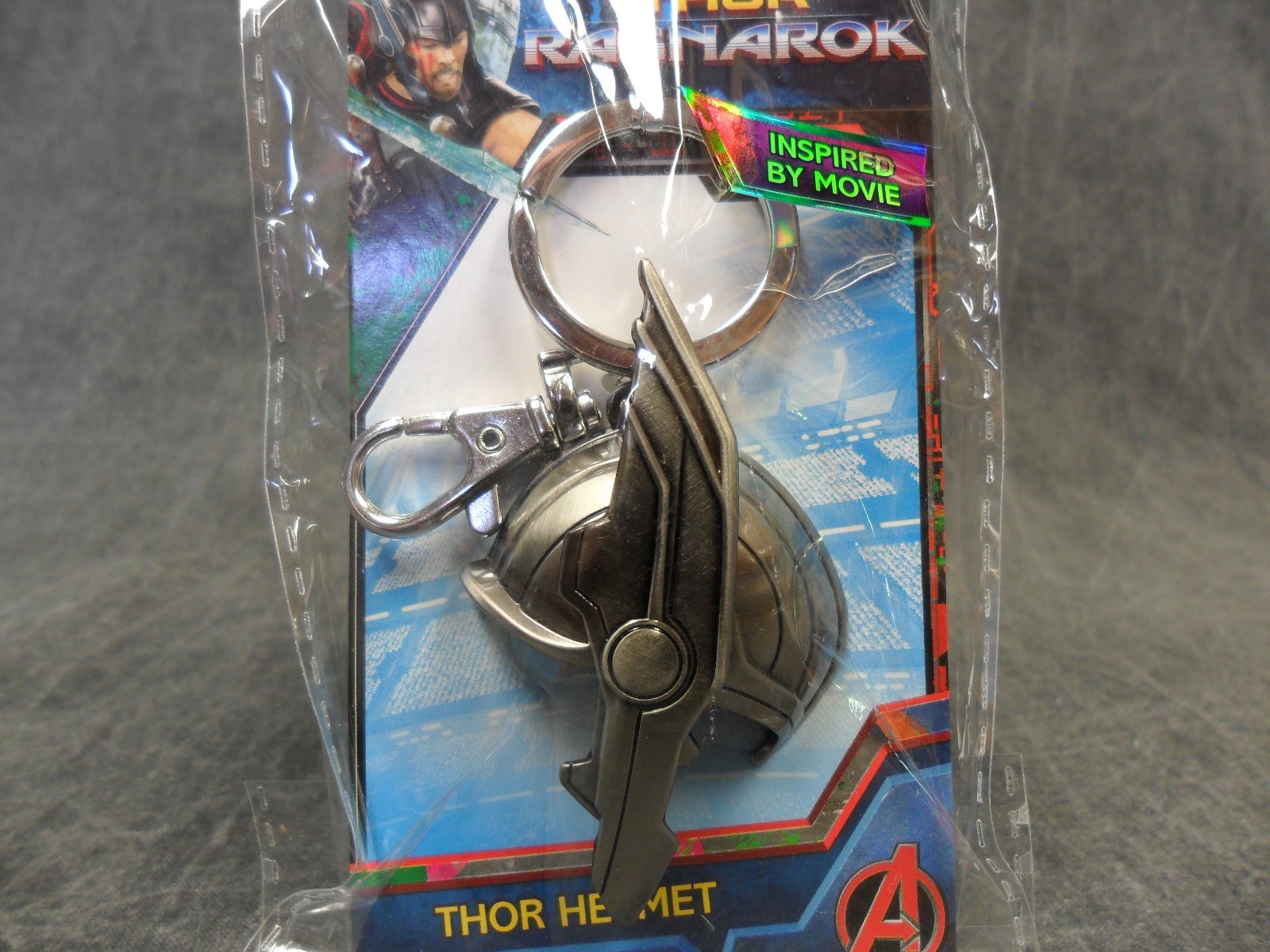 Thor Ragnarok NEW * Half Helmet Pewter Keychain * Marvel Comics Key ...