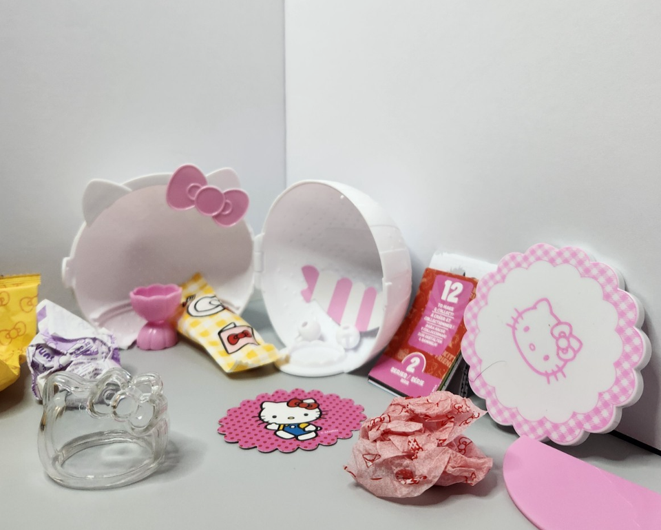 MGA Miniverse -NEW RELEASE! - Hello Kitty and Friends! S2 HK Terrarium ...