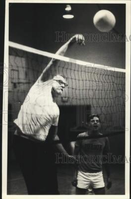 1988 Press Photo Volleyball Players Chuck Ebbing and George Tichenor | eBay