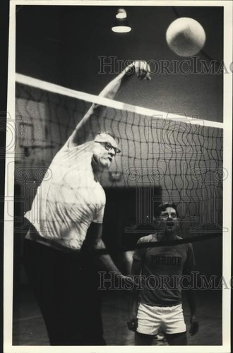 1988 Press Photo Volleyball Players Chuck Ebbing and George Tichenor | eBay